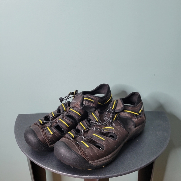 New Balance | Shoes | New Balance Gorpcore Hiking Strappy Brown Mens ...